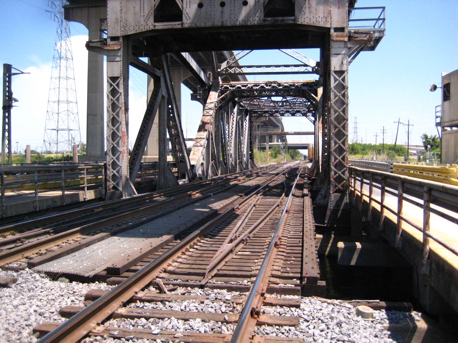 Almonaster Avenue Bridge | GEC Inc.